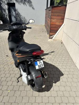 Melns Piaggio NRG 2019 Kauņa, ar dzinēja tilpumu 49.00 L un nobraukumu 17 tūkst. km par 1750 €, foto 10 vietnē AUTOMOTO.COM.LV