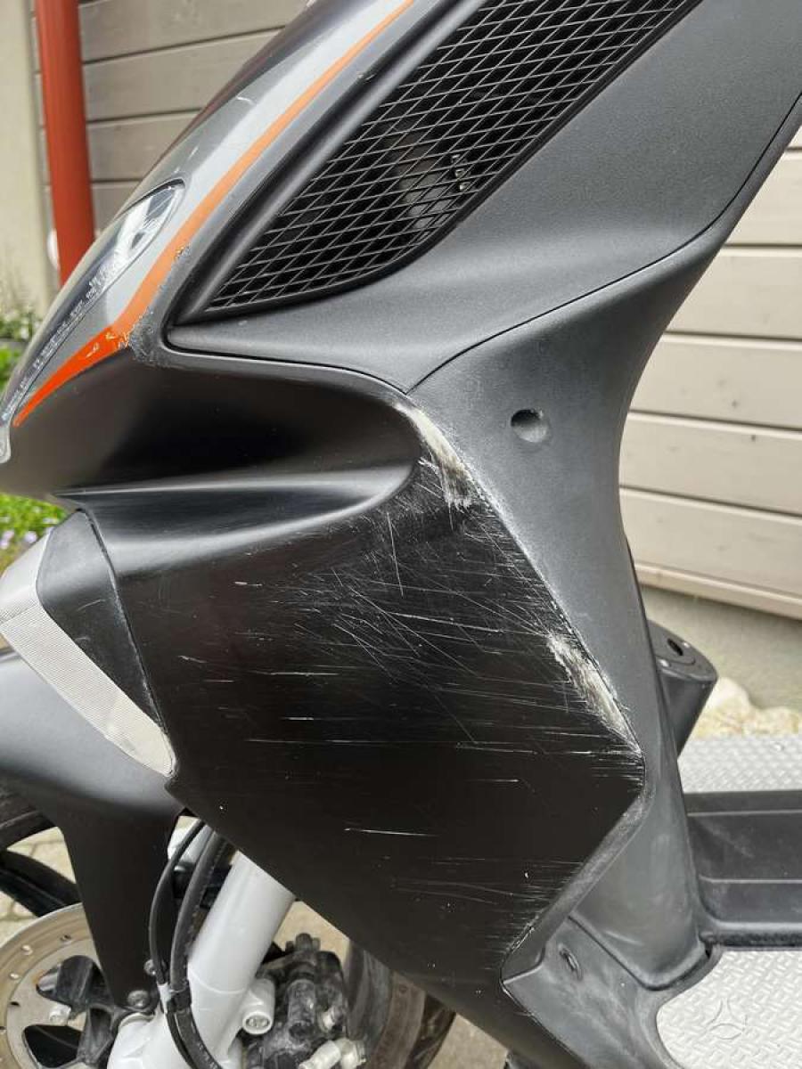 Black Piaggio NRG 2019 in Klaipeda, with an engine capacity of 50.00 L and mileage of 8 thousand km for 1380 €, photo 9 on AUTOMOTO.COM.LV