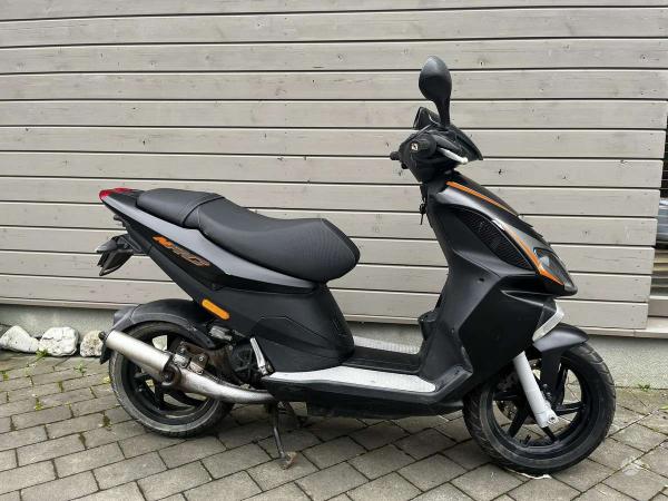 Черный Piaggio NRG 2019 в Клайпеда, объемом двигателя 50.00 л и пробегом 8 тыс. км за 1380 €, фото 6 на AUTOMOTO.COM.LV