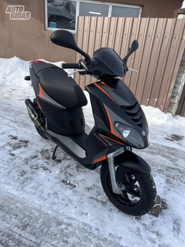Черный Piaggio NRG 2020 в Пренай, объемом двигателя 0.05 л и пробегом 2 тыс. км за 2050 €, фото 1 на AUTOMOTO.COM.LV