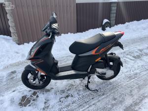 Black Piaggio NRG 2020 in Prienai, with an engine capacity of 0.05 L and mileage of 2 thousand km for 2050 €, photo 7 on AUTOMOTO.COM.LV