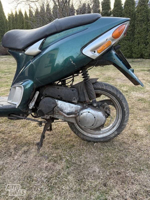 Zaļš Piaggio NRG 2001 Viļņa, ar dzinēja tilpumu 0.05 L un nobraukumu 12 tūkst. km par 400 €, foto 2 vietnē AUTOMOTO.COM.LV
