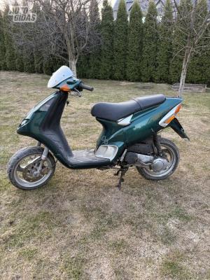 Zaļš Piaggio NRG 2001 Viļņa, ar dzinēja tilpumu 0.05 L un nobraukumu 12 tūkst. km par 400 €, foto 3 vietnē AUTOMOTO.COM.LV