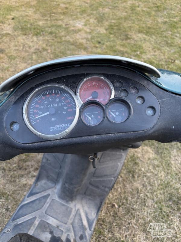 Zaļš Piaggio NRG 2001 Viļņa, ar dzinēja tilpumu 0.05 L un nobraukumu 12 tūkst. km par 400 €, foto 5 vietnē AUTOMOTO.COM.LV