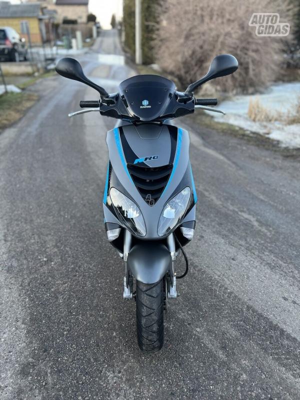Pelēks Piaggio NRG 2013 Prienai, ar dzinēja tilpumu 0.05 L un nobraukumu 5 tūkst. km par 1399 €, foto 3 vietnē AUTOMOTO.COM.LV