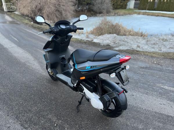 Pelēks Piaggio NRG 2013 Prienai, ar dzinēja tilpumu 0.05 L un nobraukumu 5 tūkst. km par 1399 €, foto 9 vietnē AUTOMOTO.COM.LV