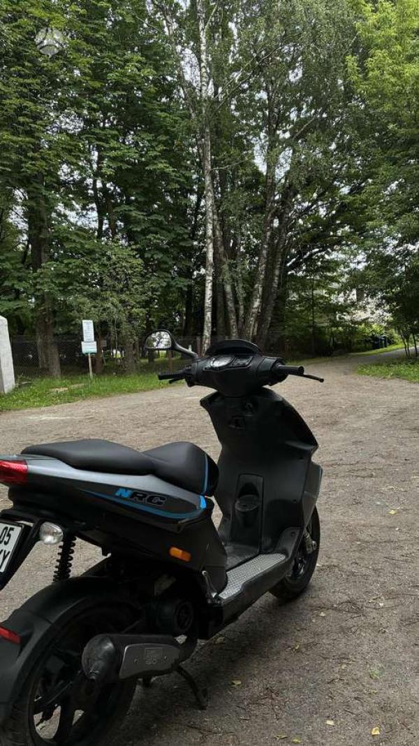 Grey Piaggio NRG 2015 in Vilnius, with an engine capacity of 50.00 L and mileage of 8 thousand km for 1400 €, photo 3 on AUTOMOTO.COM.LV