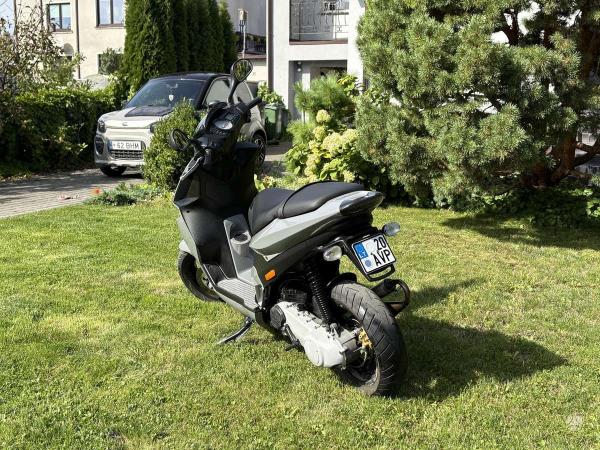 Grey Piaggio NRG 2015 in Kaunas, with an engine capacity of 50.00 L and mileage of 13 thousand km for 1550 €, photo 5 on AUTOMOTO.COM.LV