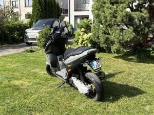 Grey Piaggio NRG 2015 in Kaunas, with an engine capacity of 50.00 L and mileage of 13 thousand km for 1550 €, photo 5 on AUTOMOTO.COM.LV
