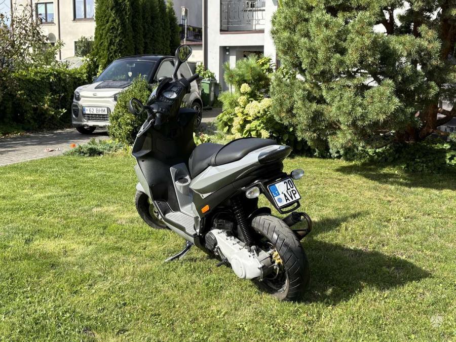 Grey Piaggio NRG 2015 in Kaunas, with an engine capacity of 50.00 L and mileage of 13 thousand km for 1550 €, photo 5 on AUTOMOTO.COM.LV
