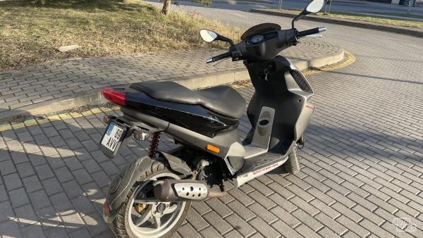 Piaggio NRG 2005 в Вильнюс, объемом двигателя 0.00 л и пробегом 0 тыс. км за 900 €, фото 5 на AUTOMOTO.COM.LV