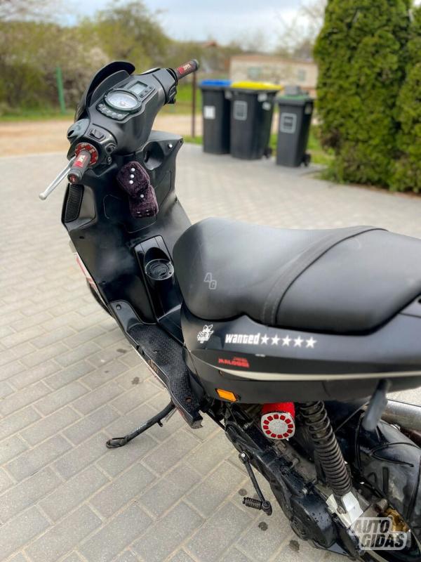 Piaggio NRG 2007 in Klaipeda, with an engine capacity of 0.05 L and mileage of 18 thousand km for 1300 €, photo 5 on AUTOMOTO.COM.LV