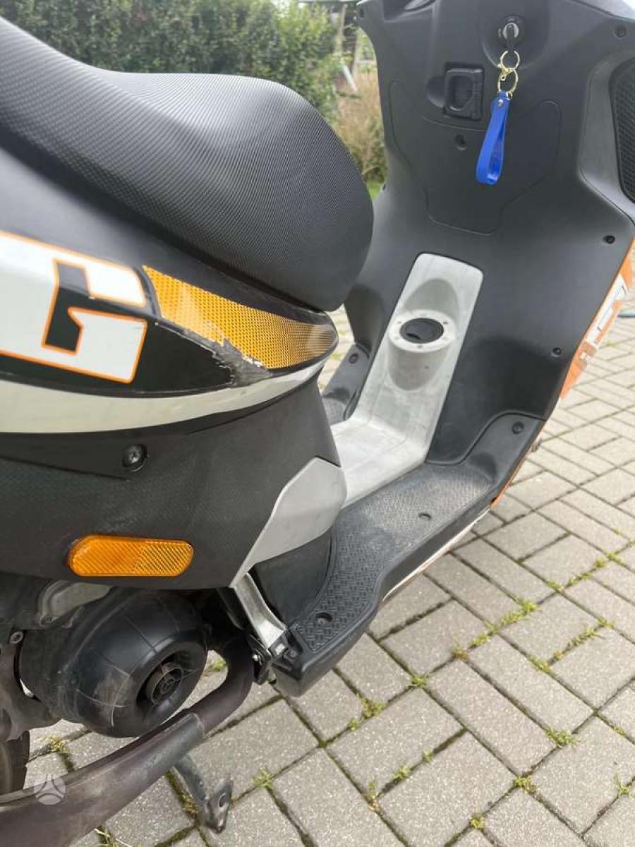 Piaggio NRG 2008 in Klaipeda, with an engine capacity of 49.00 L and mileage of 18 thousand km for 950 €, photo 6 on AUTOMOTO.COM.LV