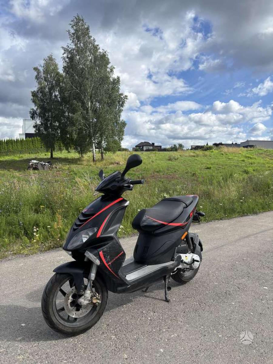 Piaggio NRG 2014 in Vilnius, with an engine capacity of 50.00 L and mileage of 19 thousand km for 1100 €, photo 5 on AUTOMOTO.COM.LV