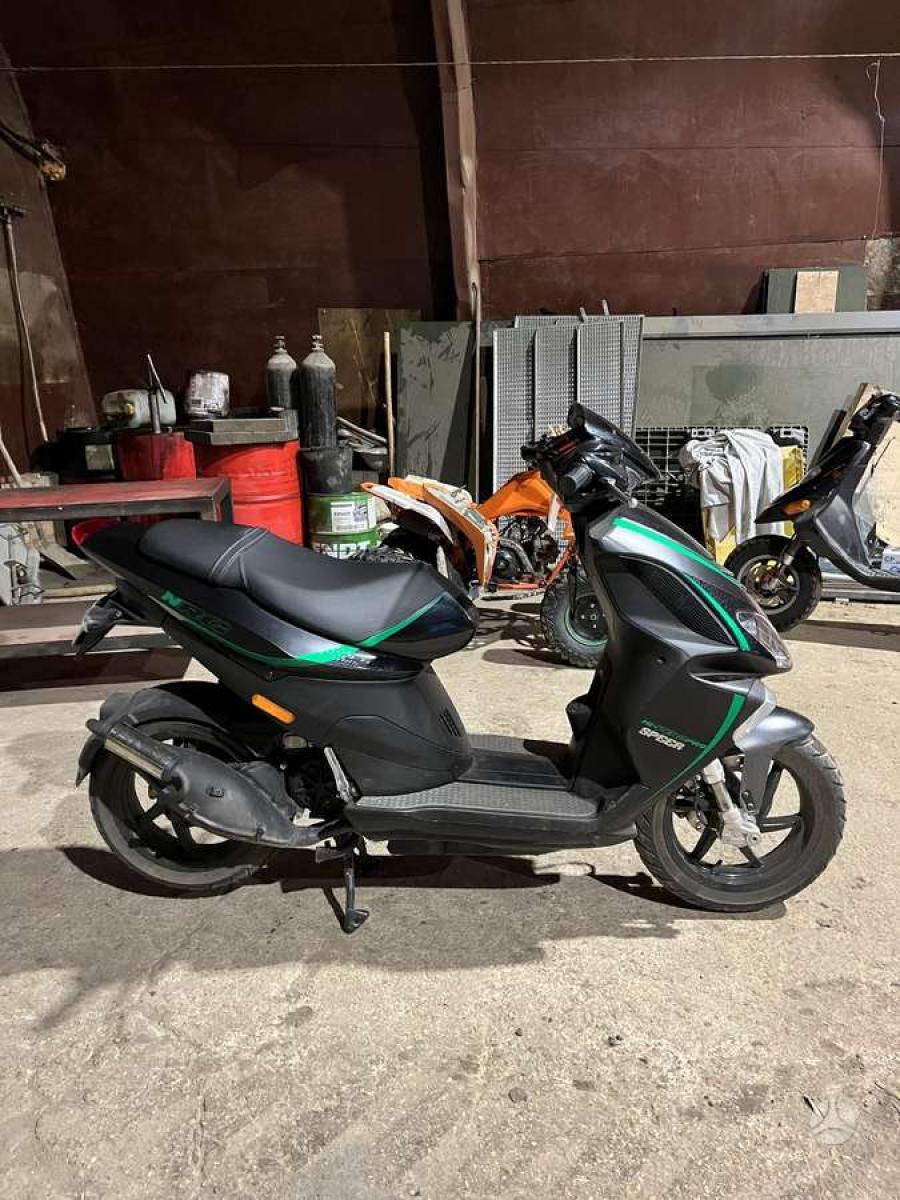 Piaggio NRG 2015 Panevēža, ar dzinēja tilpumu 50.00 L un nobraukumu 8 tūkst. km par 1450 €, foto 4 vietnē AUTOMOTO.COM.LV