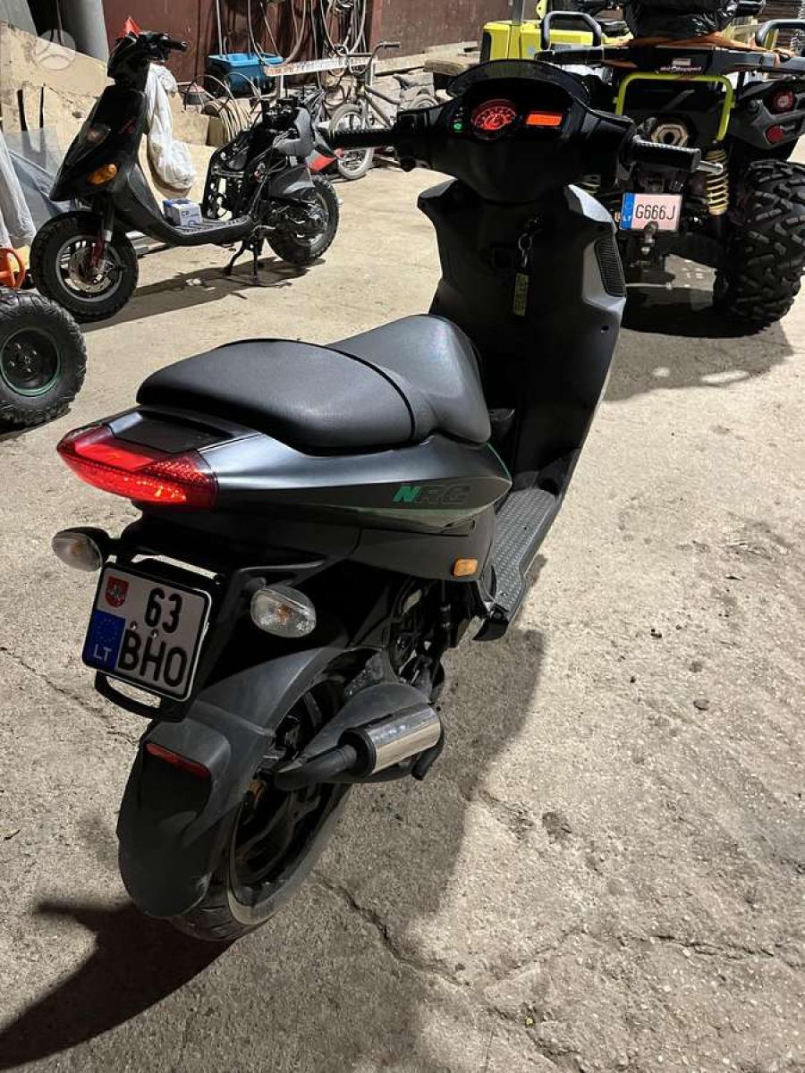 Piaggio NRG 2015 Panevēža, ar dzinēja tilpumu 50.00 L un nobraukumu 8 tūkst. km par 1450 €, foto 5 vietnē AUTOMOTO.COM.LV