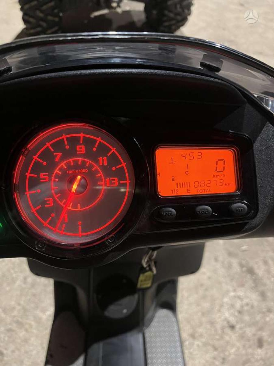 Piaggio NRG 2015 Panevēža, ar dzinēja tilpumu 50.00 L un nobraukumu 8 tūkst. km par 1450 €, foto 6 vietnē AUTOMOTO.COM.LV