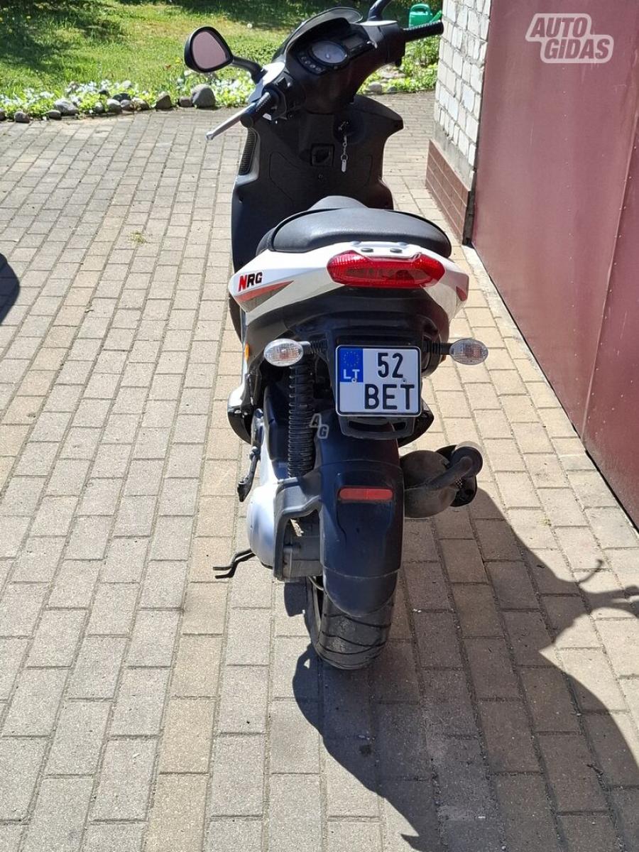 Piaggio NRG 2017 Jurbarkas, ar dzinēja tilpumu 0.05 L un nobraukumu 7 tūkst. km par 1600 €, foto 3 vietnē AUTOMOTO.COM.LV