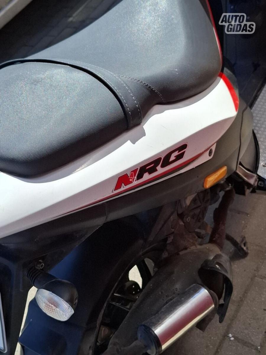 Piaggio NRG 2017 Jurbarkas, ar dzinēja tilpumu 0.05 L un nobraukumu 7 tūkst. km par 1600 €, foto 7 vietnē AUTOMOTO.COM.LV