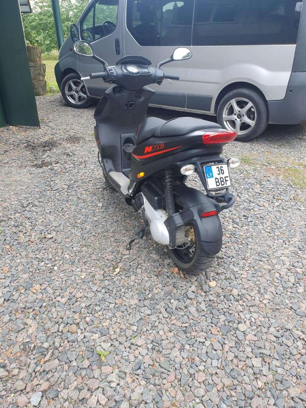 Piaggio NRG 2017 in Kedainiai, with an engine capacity of 49.00 L and mileage of 5 thousand km for 1650 €, photo 3 on AUTOMOTO.COM.LV