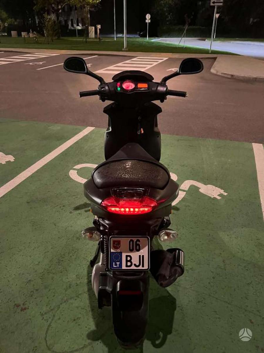 Piaggio NRG 2017 in Kaunas, with an engine capacity of 50.00 L and mileage of 9 thousand km for 1850 €, photo 5 on AUTOMOTO.COM.LV