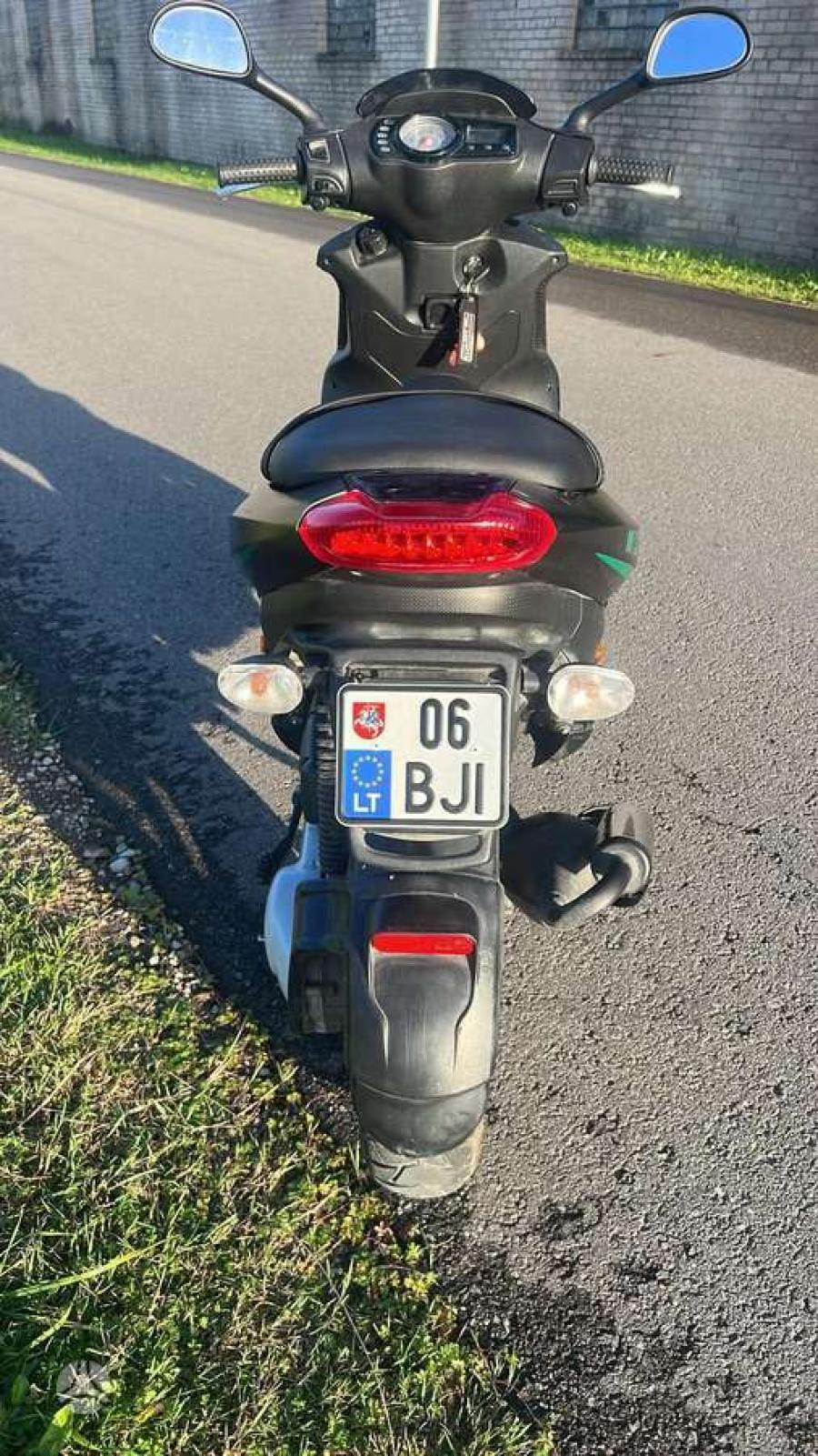 Piaggio NRG 2017 in Kaunas, with an engine capacity of 50.00 L and mileage of 9 thousand km for 1850 €, photo 10 on AUTOMOTO.COM.LV
