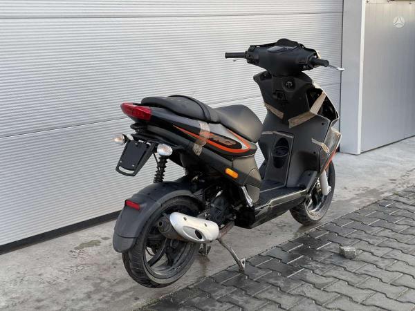 Piaggio NRG 2019 in Vilkaviskis, with an engine capacity of 49.00 L and mileage of 8 thousand km for 880 €, photo 3 on AUTOMOTO.COM.LV