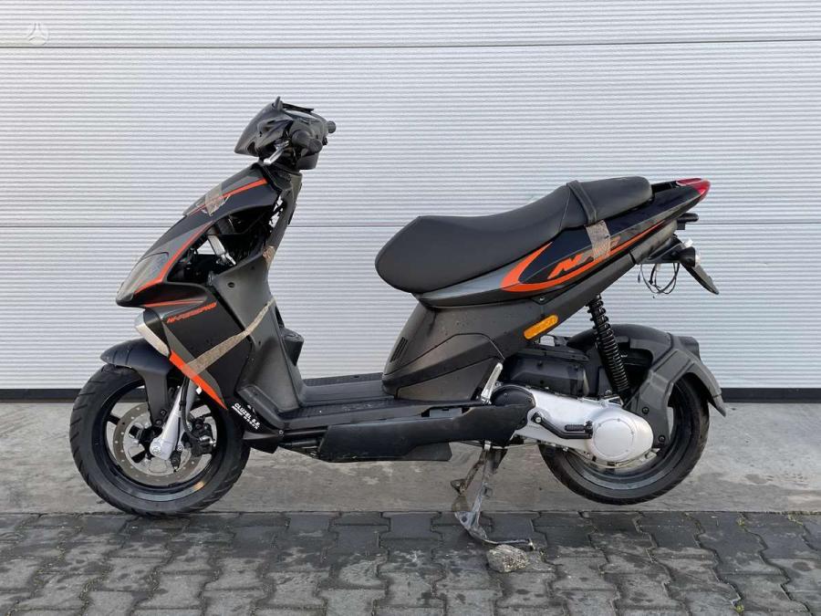 Piaggio NRG 2019 в Вилкавишкис, объемом двигателя 49.00 л и пробегом 8 тыс. км за 880 €, фото 4 на AUTOMOTO.COM.LV
