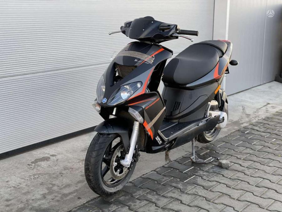 Piaggio NRG 2019 в Вилкавишкис, объемом двигателя 49.00 л и пробегом 8 тыс. км за 880 €, фото 5 на AUTOMOTO.COM.LV
