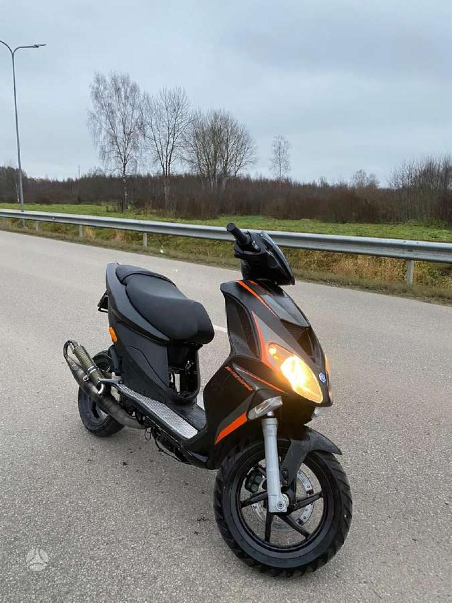Piaggio NRG 2019 Preiļi, ar dzinēja tilpumu 70.00 L un nobraukumu 12 tūkst. km par 1700 €, foto 1 vietnē AUTOMOTO.COM.LV
