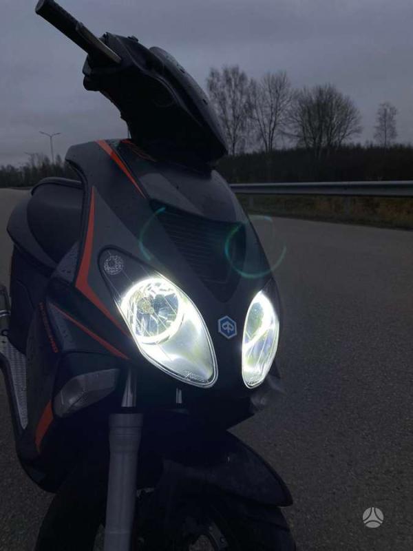 Piaggio NRG 2019 Preiļi, ar dzinēja tilpumu 70.00 L un nobraukumu 12 tūkst. km par 1700 €, foto 7 vietnē AUTOMOTO.COM.LV