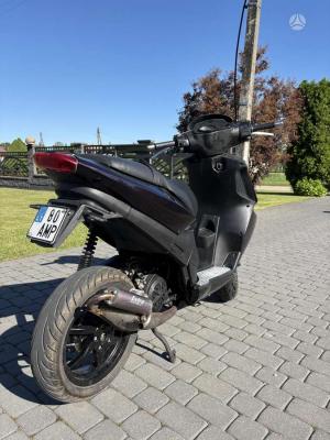 Violet Piaggio NRG 2009 in Vilnius, with an engine capacity of 49.00 L and mileage of 16 thousand km for 1300 €, photo 4 on AUTOMOTO.COM.LV