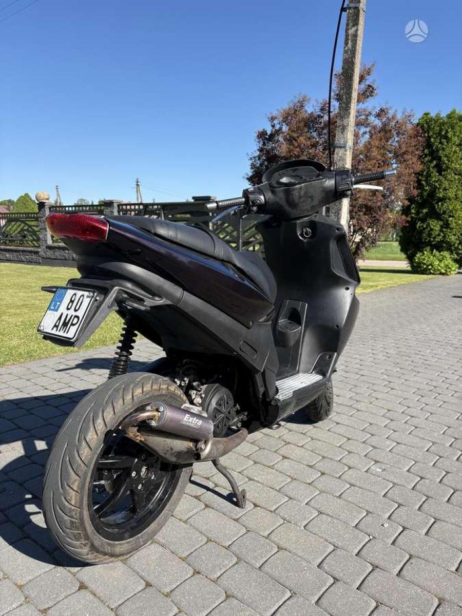 Violet Piaggio NRG 2009 in Vilnius, with an engine capacity of 49.00 L and mileage of 16 thousand km for 1300 €, photo 4 on AUTOMOTO.COM.LV