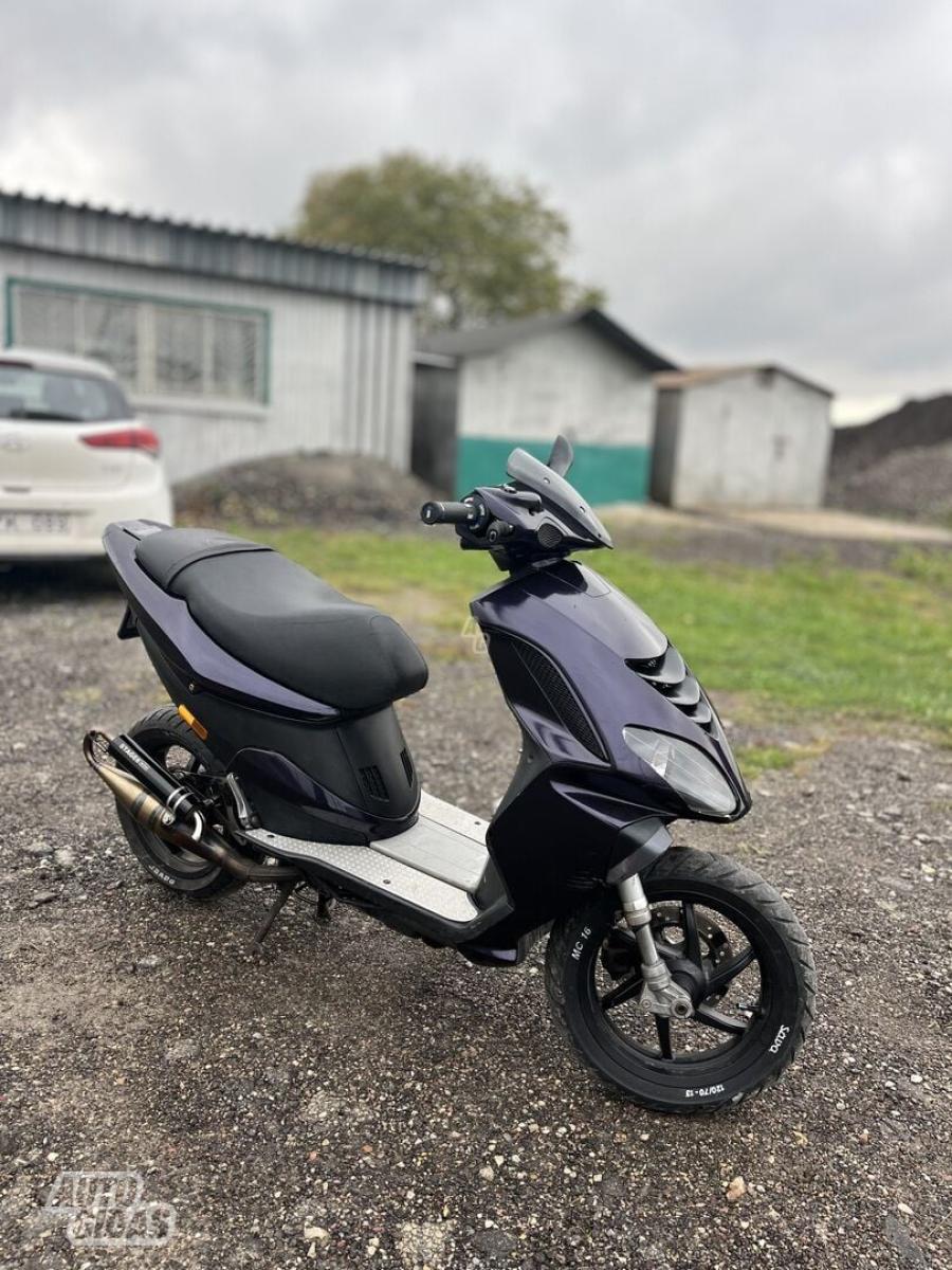 Фиолетовый Piaggio NRG 2010 в Шяуляй, объемом двигателя 0.05 л и пробегом 27 тыс. км за 1250 €, фото 4 на AUTOMOTO.COM.LV