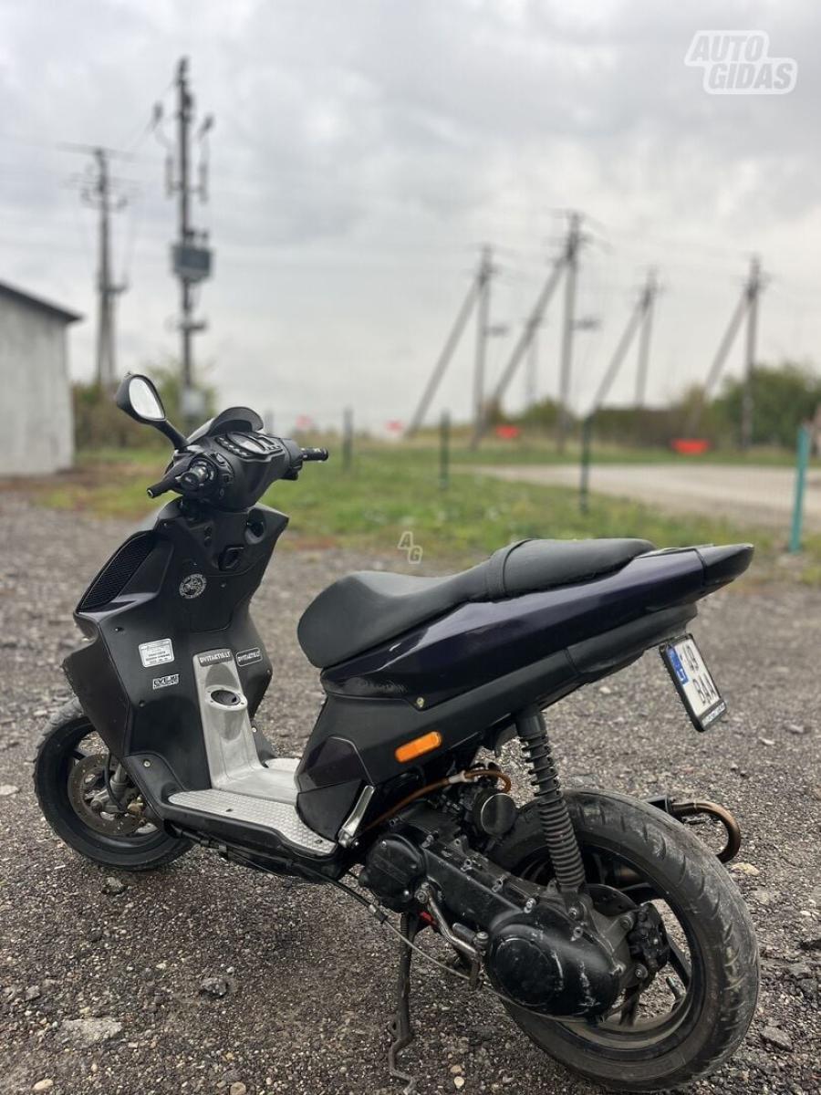 Фиолетовый Piaggio NRG 2010 в Шяуляй, объемом двигателя 0.05 л и пробегом 27 тыс. км за 1250 €, фото 8 на AUTOMOTO.COM.LV