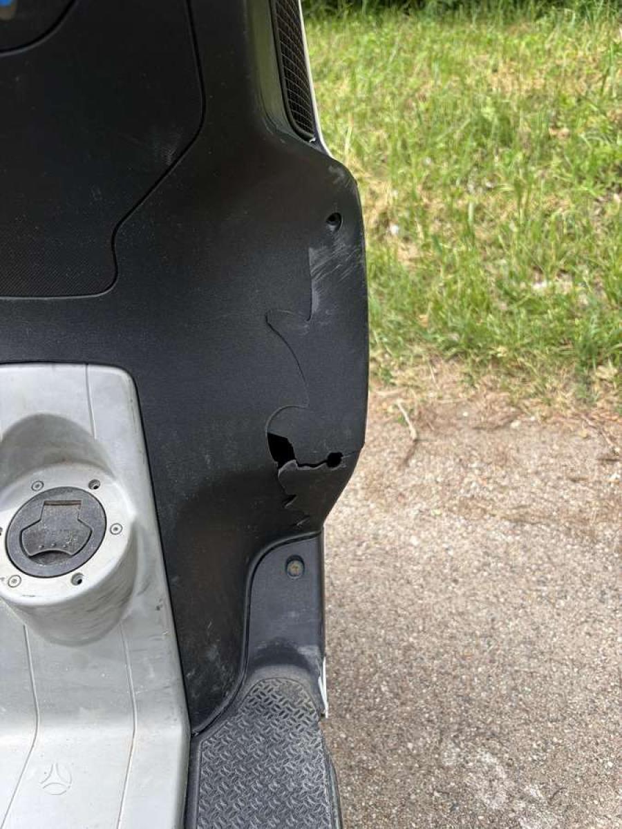 Белый Piaggio NRG 2007 в Вильнюс, объемом двигателя 49.00 л и пробегом 11 тыс. км за 700 €, фото 8 на AUTOMOTO.COM.LV