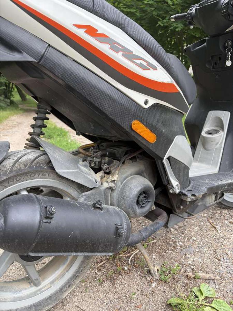 Белый Piaggio NRG 2007 в Вильнюс, объемом двигателя 49.00 л и пробегом 11 тыс. км за 700 €, фото 10 на AUTOMOTO.COM.LV
