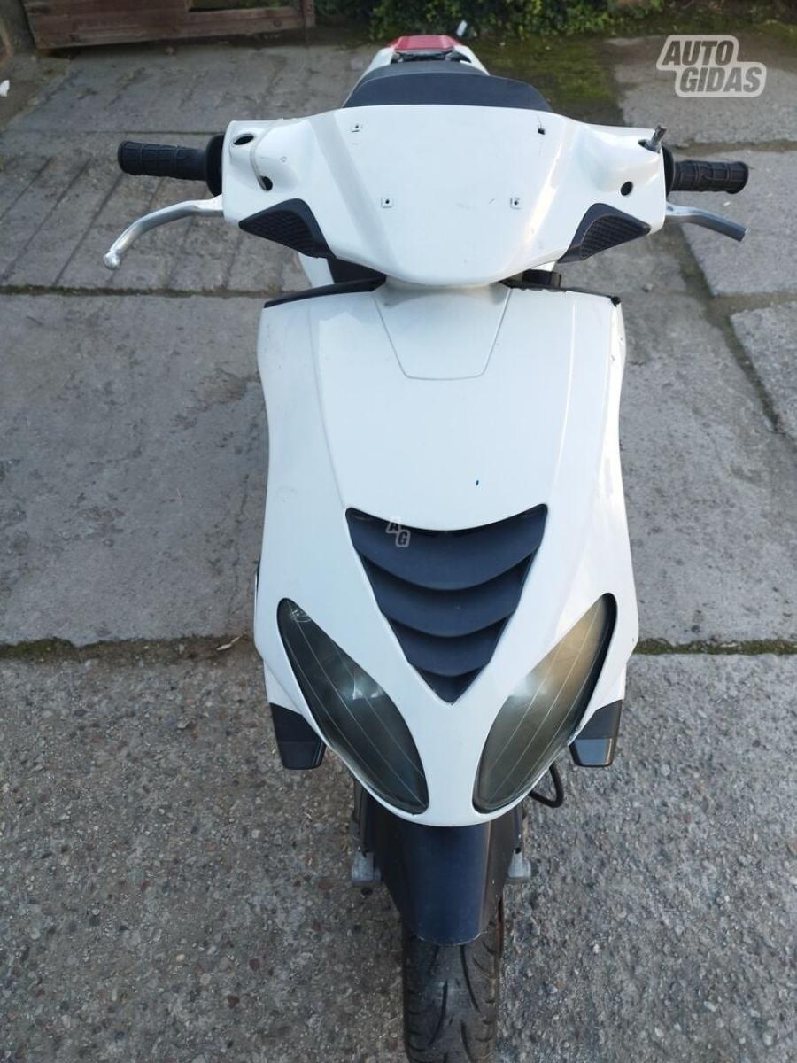 Balts Piaggio NRG 2010 Panevēža, ar dzinēja tilpumu 0.05 L un nobraukumu 30 tūkst. km par 750 €, foto 6 vietnē AUTOMOTO.COM.LV