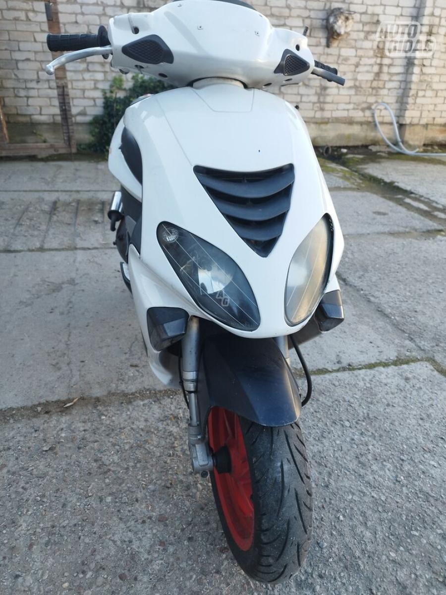 Balts Piaggio NRG 2010 Panevēža, ar dzinēja tilpumu 0.05 L un nobraukumu 30 tūkst. km par 750 €, foto 7 vietnē AUTOMOTO.COM.LV