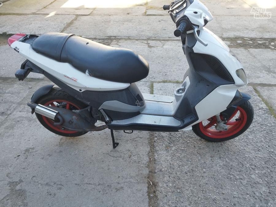 Balts Piaggio NRG 2010 Panevēža, ar dzinēja tilpumu 0.05 L un nobraukumu 30 tūkst. km par 750 €, foto 8 vietnē AUTOMOTO.COM.LV
