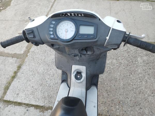 White Piaggio NRG 2010 in Panevezys, with an engine capacity of 0.05 L and mileage of 30 thousand km for 750 €, photo 10 on AUTOMOTO.COM.LV