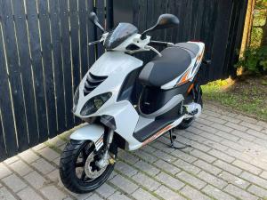 White Piaggio NRG 2011 in Prienai, with an engine capacity of 49.00 L and mileage of 6 thousand km for 1650 €, photo  on AUTOMOTO.COM.LV