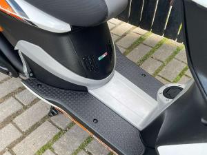 White Piaggio NRG 2011 in Prienai, with an engine capacity of 49.00 L and mileage of 6 thousand km for 1650 €, photo 26 on AUTOMOTO.COM.LV