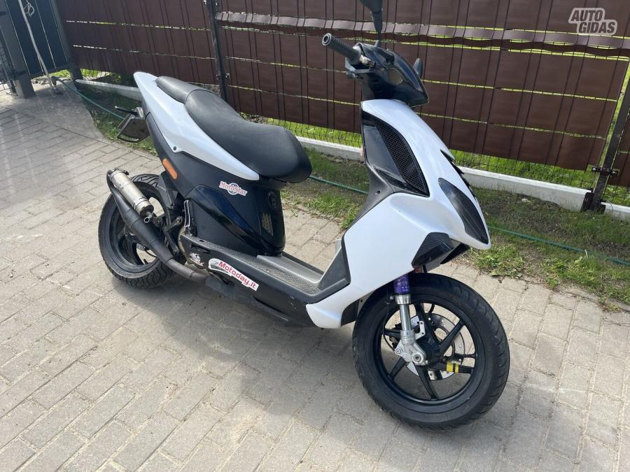 White Piaggio NRG 2012 in Vilnius, with an engine capacity of 0.05 L and mileage of 0 thousand km for 920 €, photo 6 on AUTOMOTO.COM.LV