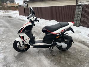 Balts Piaggio NRG 2017 Prienai, ar dzinēja tilpumu 0.05 L un nobraukumu 5 tūkst. km par 1750 €, foto 5 vietnē AUTOMOTO.COM.LV
