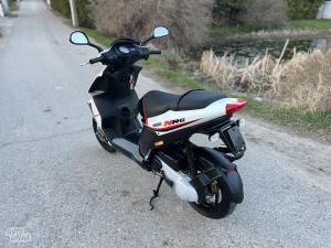White Piaggio NRG 2017 in Prienai, with an engine capacity of 0.05 L and mileage of 19 thousand km for 1750 €, photo 8 on AUTOMOTO.COM.LV