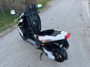 White Piaggio NRG 2017 in Prienai, with an engine capacity of 0.05 L and mileage of 19 thousand km for 1750 €, photo 11 on AUTOMOTO.COM.LV