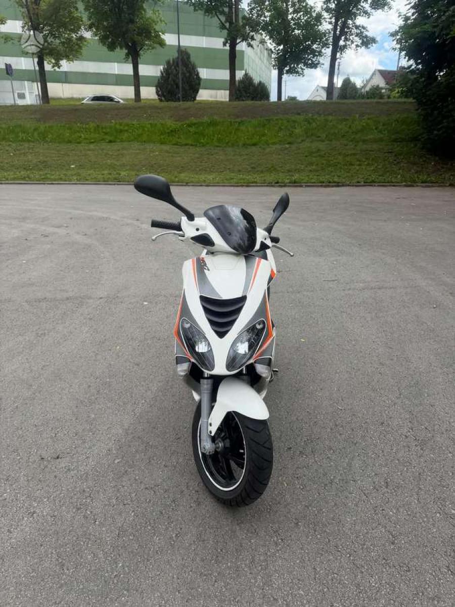 Белый Piaggio NRG 2018 в Паневежис, объемом двигателя 49.00 л и пробегом 8 тыс. км за 1690 €, фото 1 на AUTOMOTO.COM.LV
