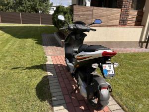 Белый Piaggio NRG 2018 в Неменчине, объемом двигателя 50.00 л и пробегом 5 тыс. км за 2000 €, фото 4 на AUTOMOTO.COM.LV