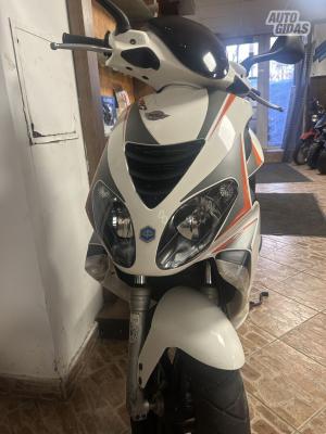 Balts Piaggio NRG 2019 Viļņa, ar dzinēja tilpumu 0.05 L un nobraukumu 11 tūkst. km par 1850 €, foto 3 vietnē AUTOMOTO.COM.LV